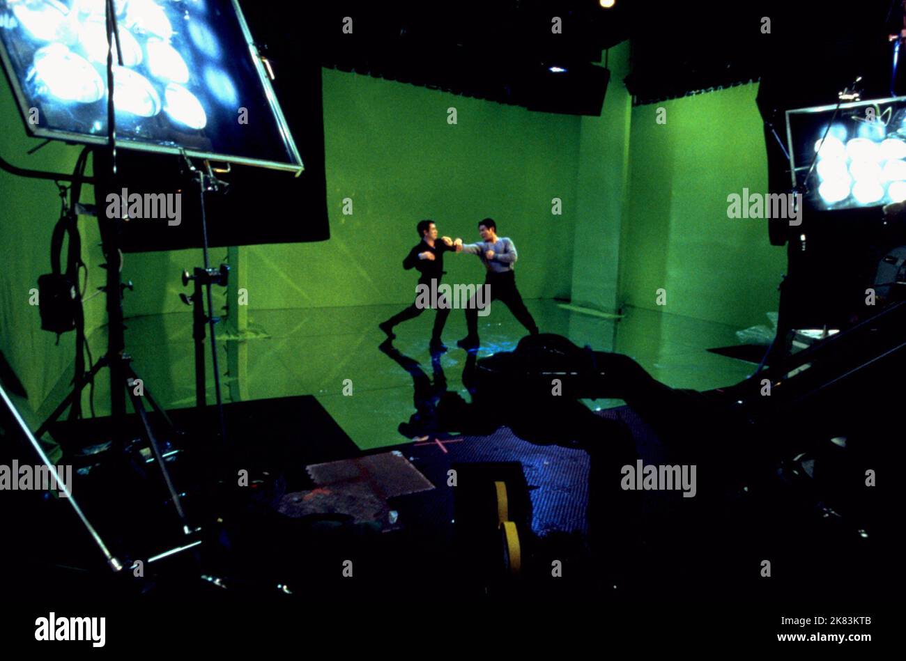 Jet Li Film: The One (USA 2001) Characters: Gabe Law Director: James ...