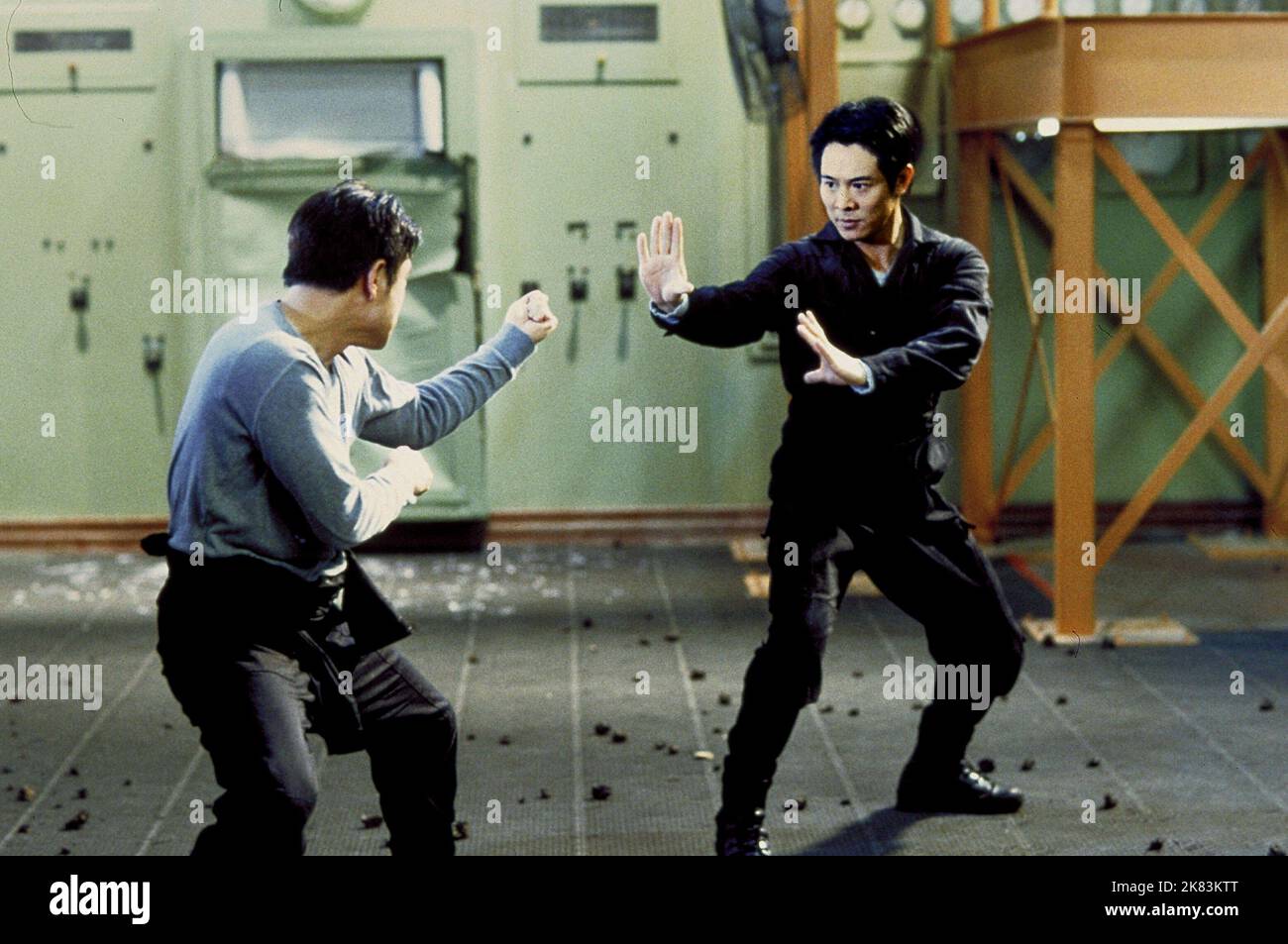 Jet Li Film: The One (USA 2001) Characters: Gabe Law Director: James ...