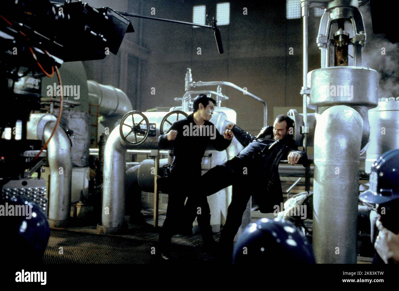 Jet Li & Jason Statham Film: The One (USA 2001) Characters: Gabe Law ...