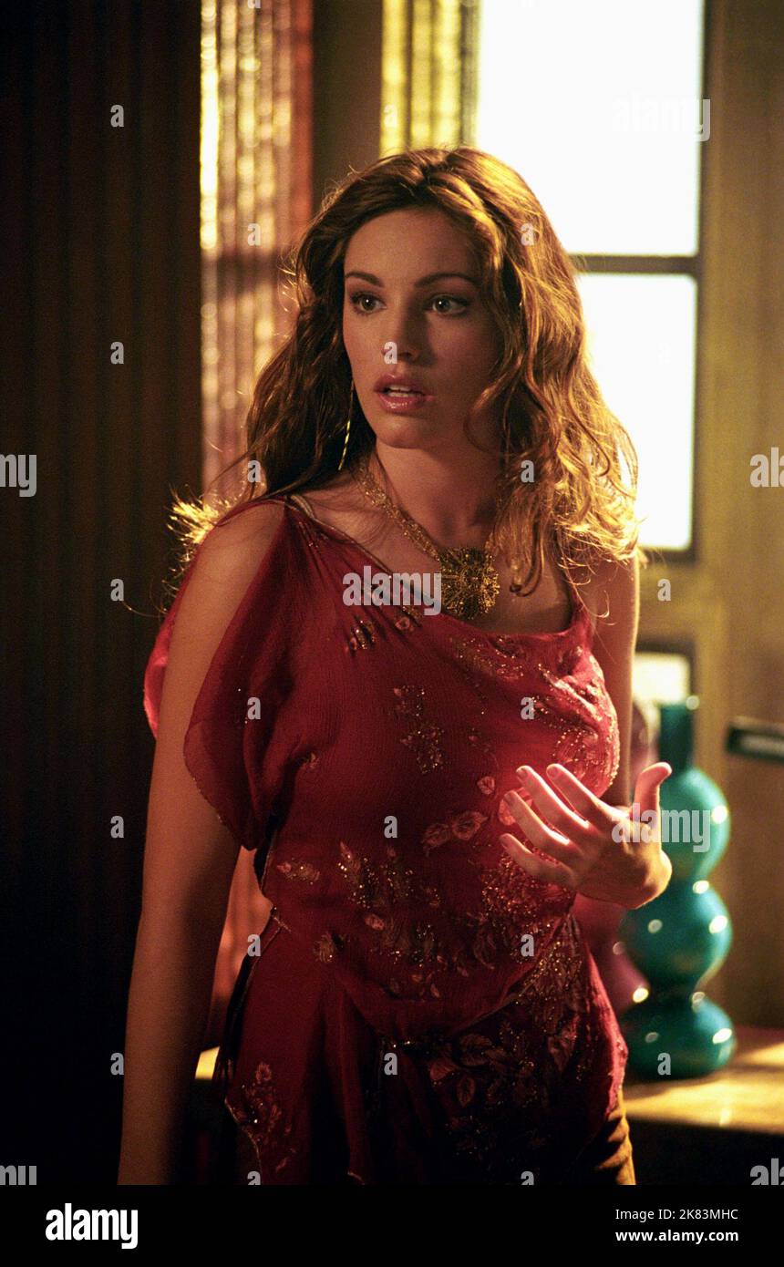 Kelly brook 2000 hi-res stock photography and images - Alamy