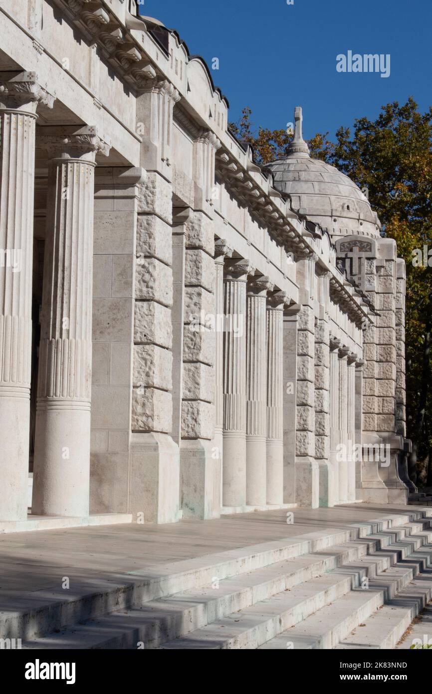 Northern arcade - arcade row - Kerepesi Cemetery, Budapest Hungary ...
