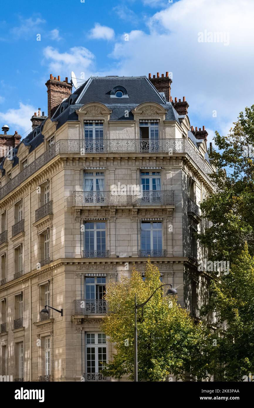 Paris, beautiful building in a luxury neighborhood, typical Haussmann ...
