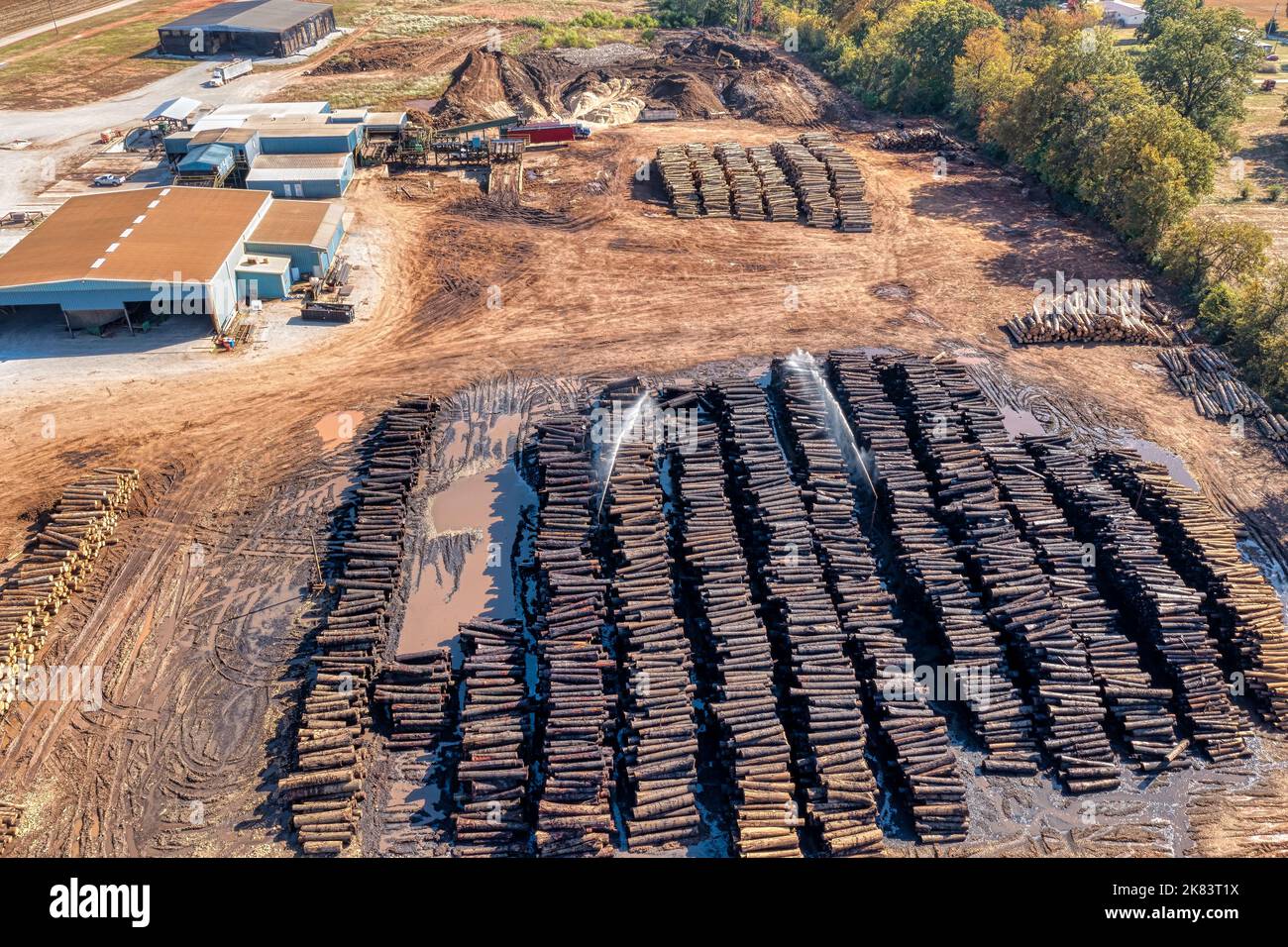 Log trucks hi-res stock photography and images - Alamy