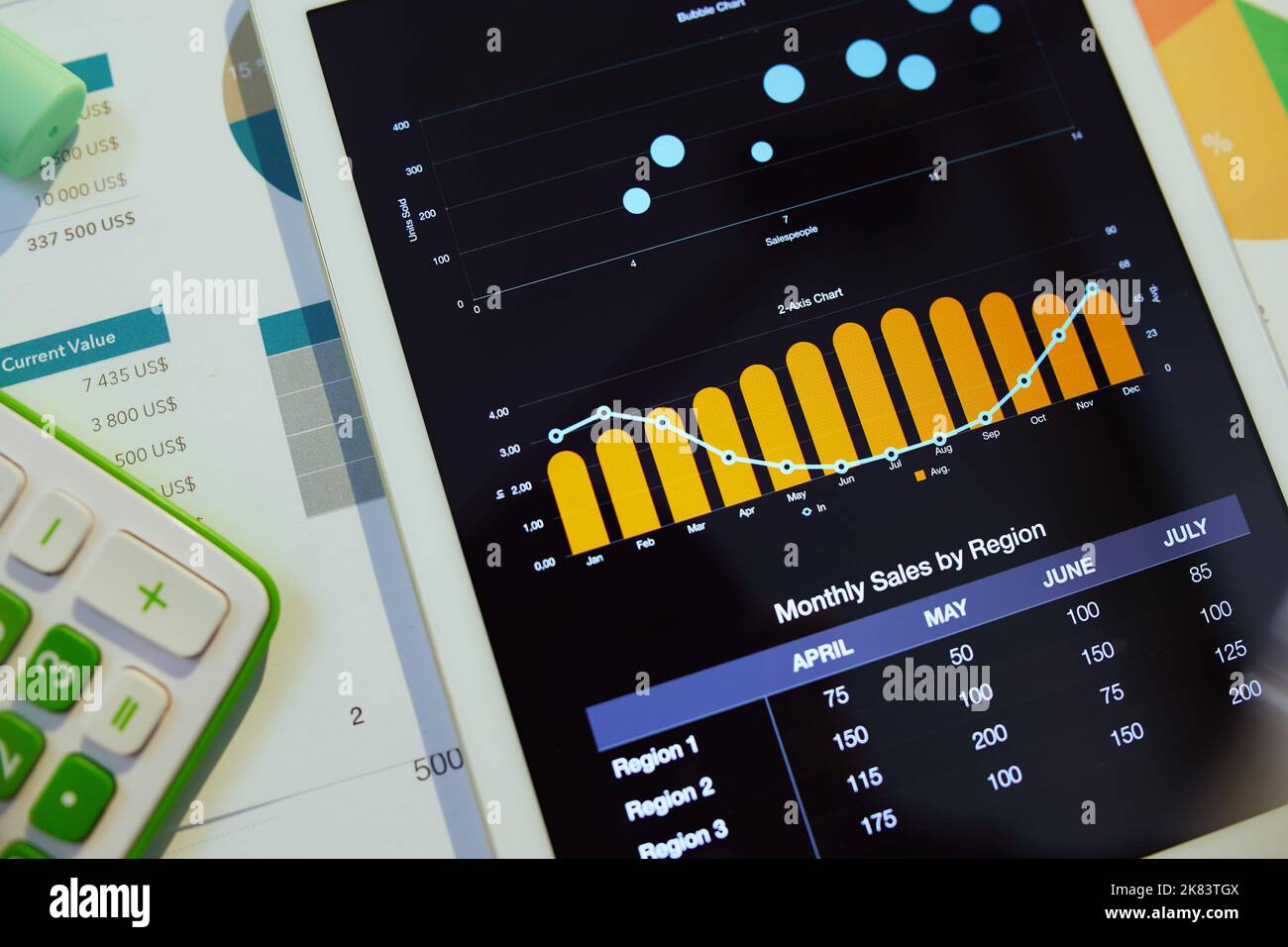 Marketing data graphs and infographic hi-res stock photography and ...