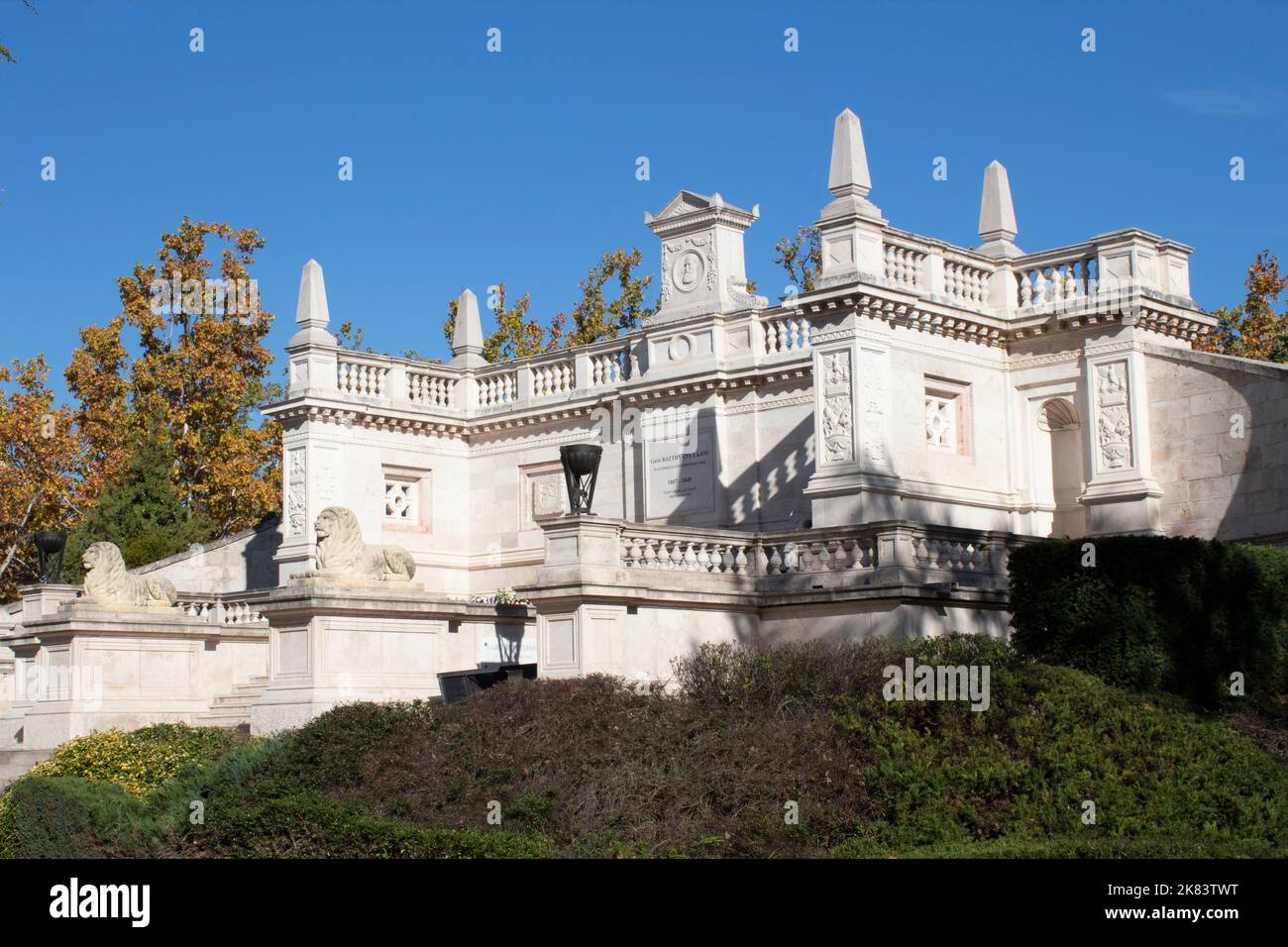 Kerepesi cemetery mausoleum hi-res stock photography and images - Alamy