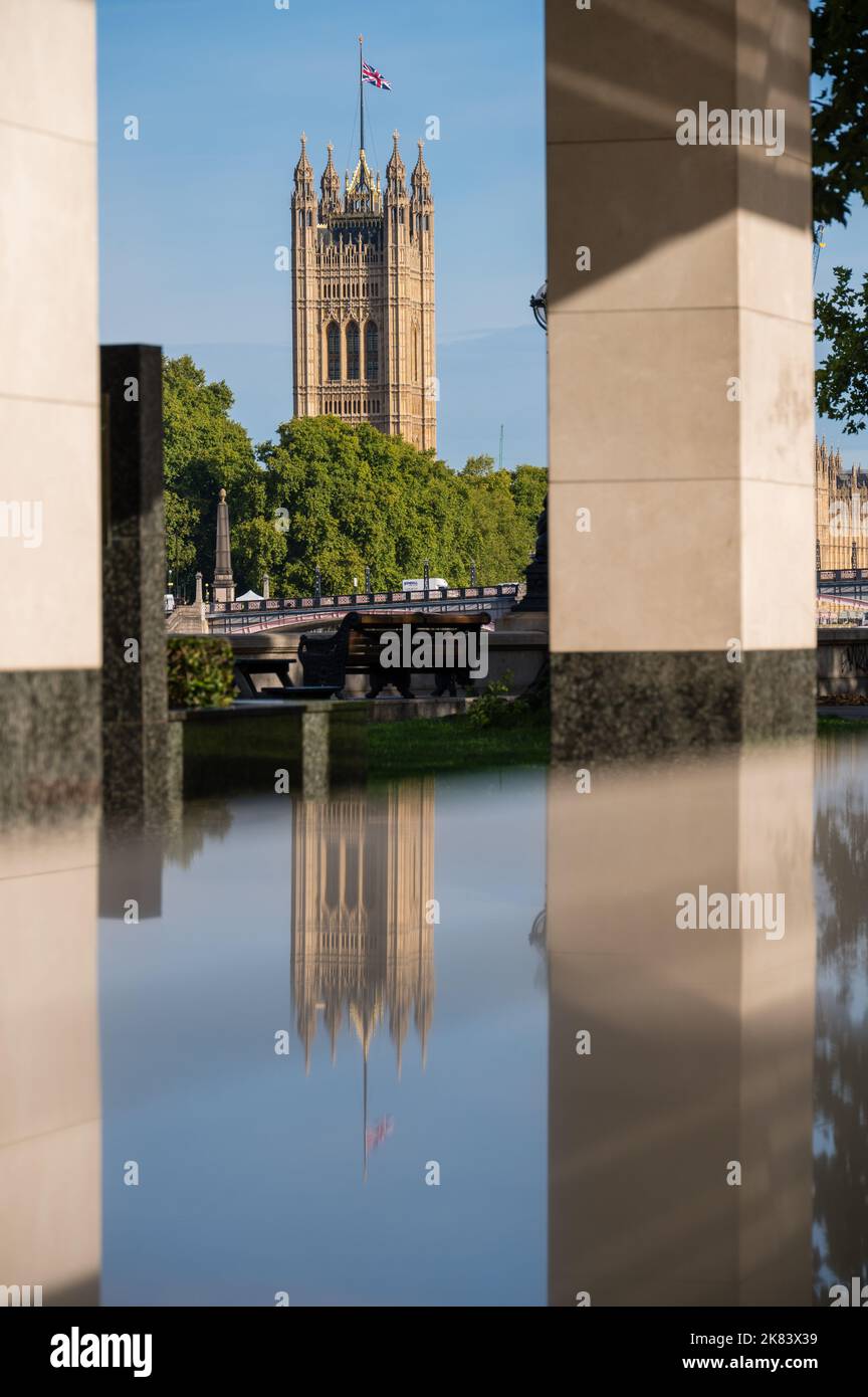 London - September 18, 2022: The Victoria Tower of The Houses of ...