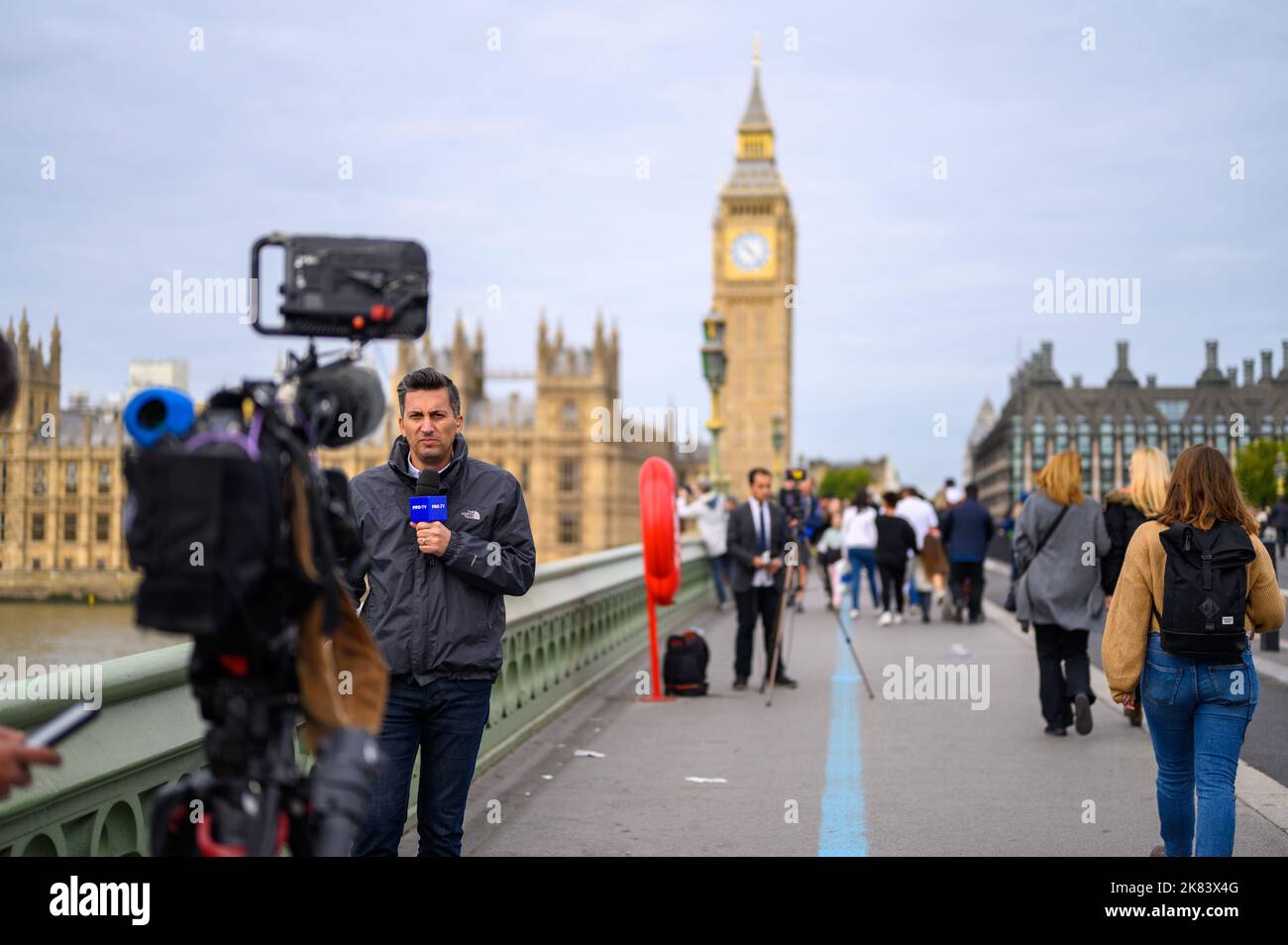 London - September 19, 2022: TV news reporters broadcasting from ...