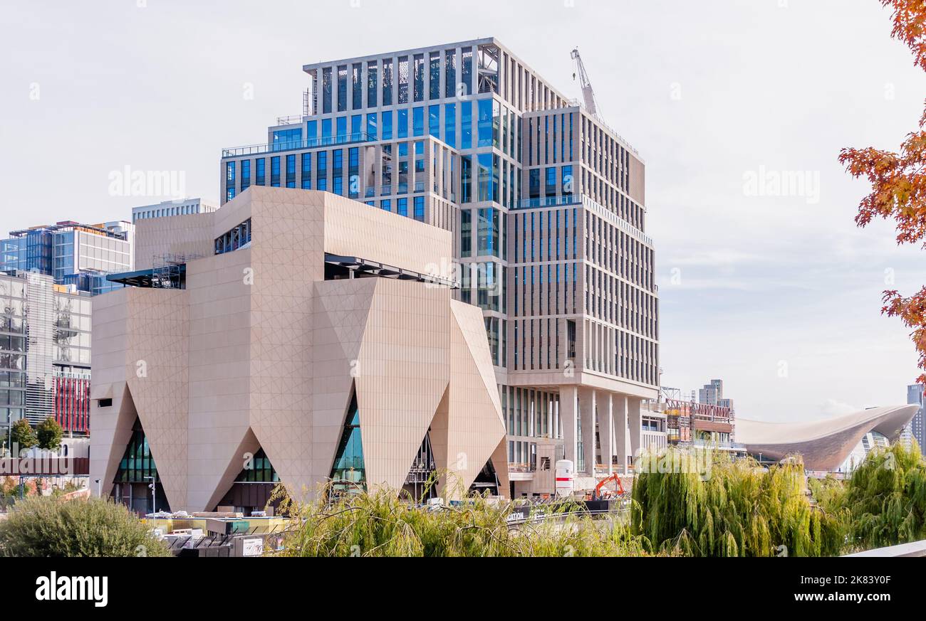 VA UAL’s London College of Fashion under construction, East Bank, Queen ...