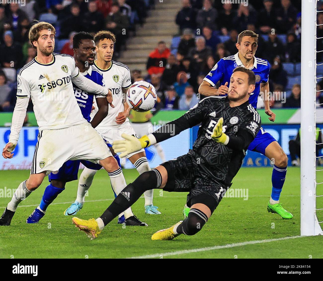 Danny ward save hi-res stock photography and images - Alamy