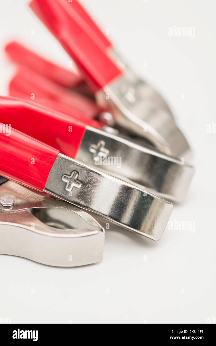 Red positive / +'ve battery terminal crocodile clip / alligator clamp ...