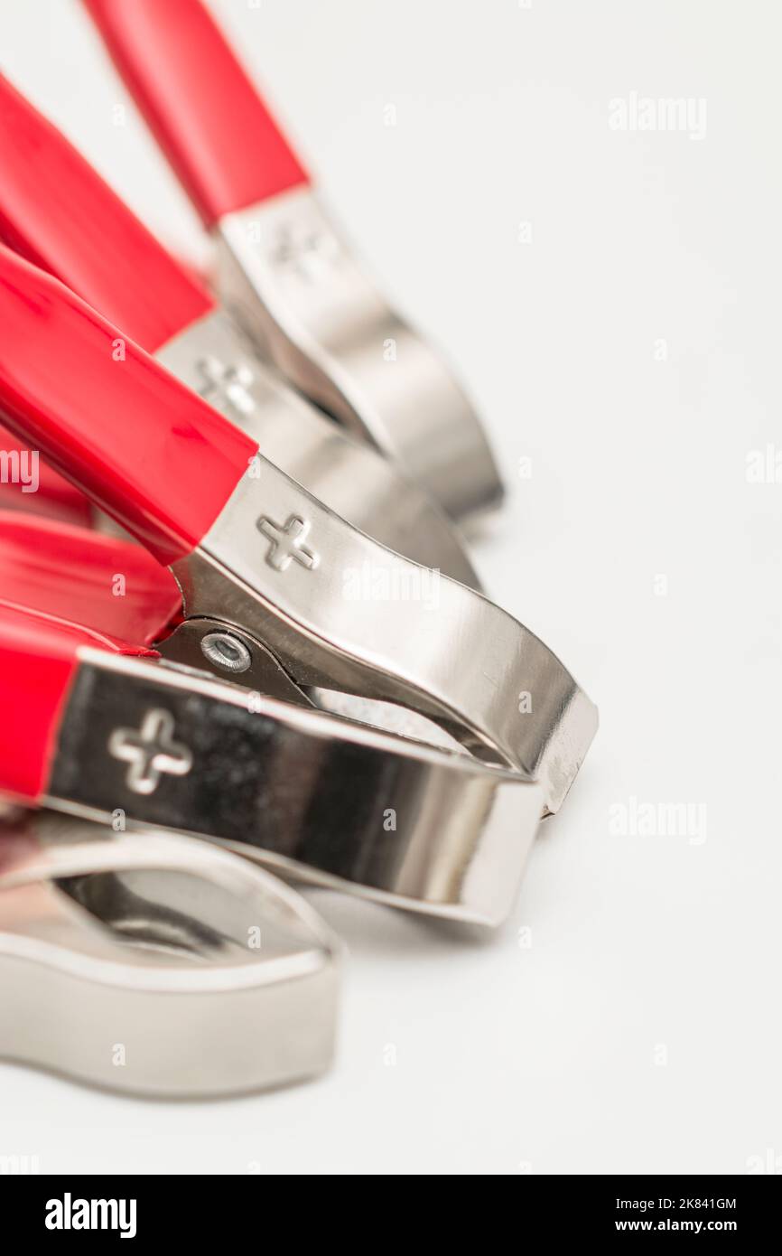 Red positive / +'ve battery terminal crocodile clip / alligator clamp ...