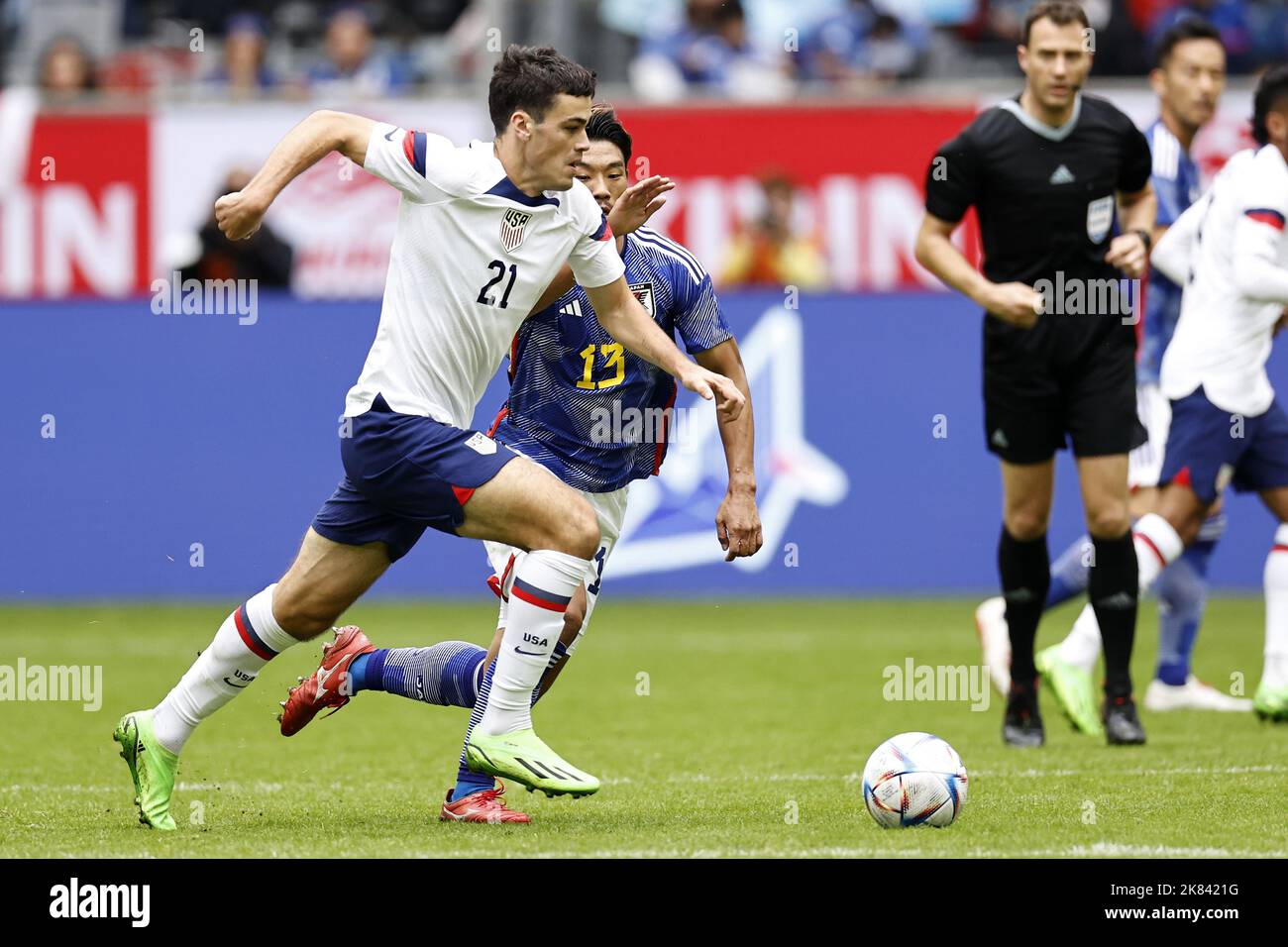 DUSSELDORF - (lr) Gio Reyna of United States men's national team ...
