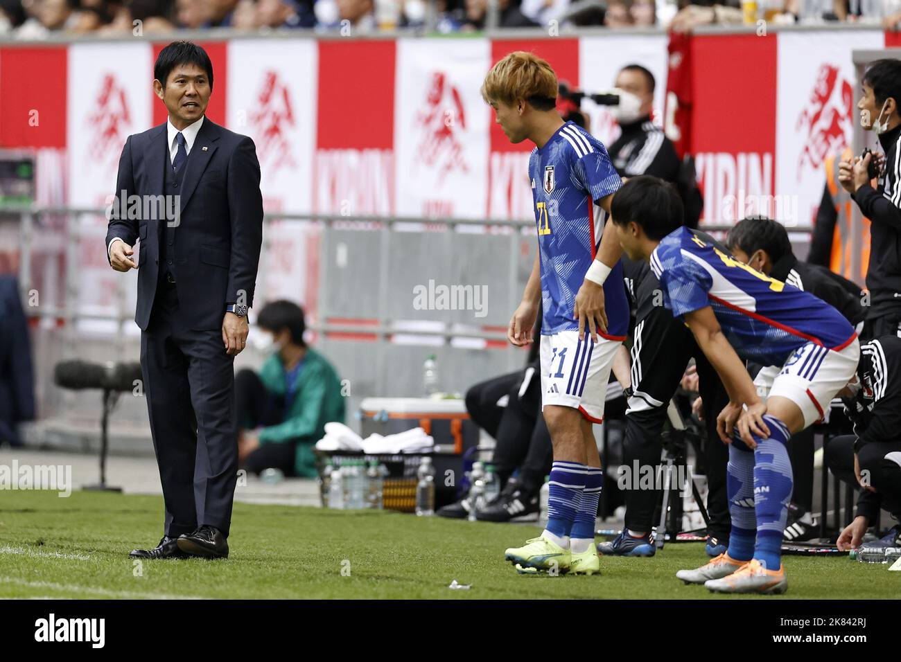 DUSSELDORF - (lr) Japan coach Hajime Moriyasu, Ritsu Doan of Japan ...