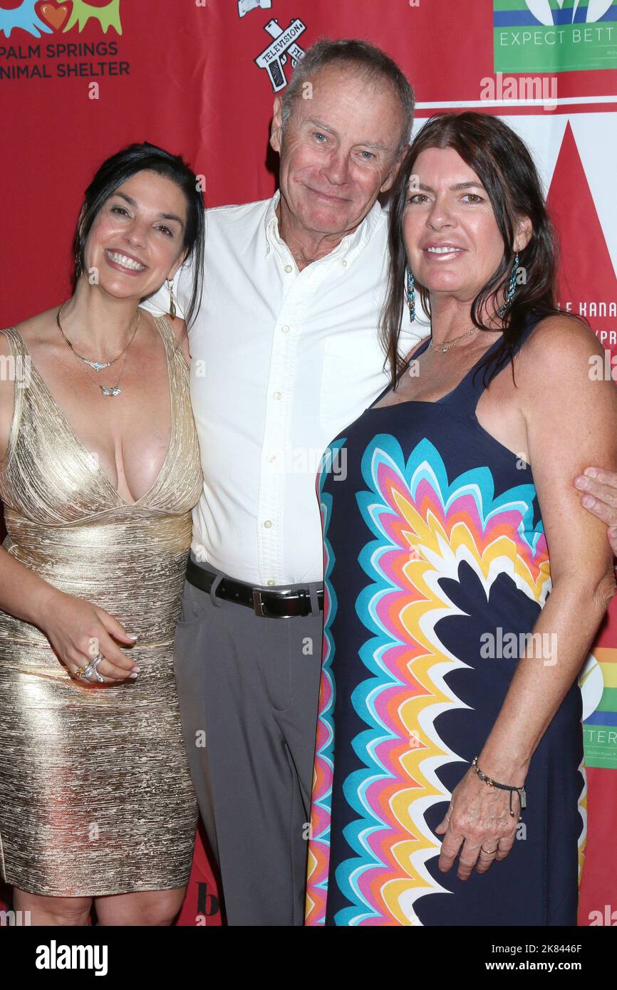 Los Angeles Oct 19 Michele Kanan Tristan Rogers Teresa Parkerson At The Michele Kanan Walk