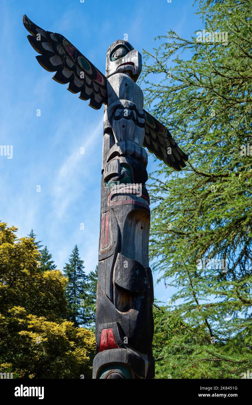 Photograph from a beautiful summer walk through the Butchart Gardens ...
