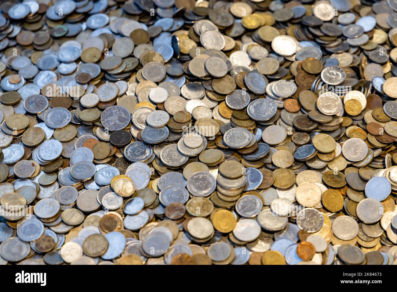 Circulation coins hi-res stock photography and images - Alamy