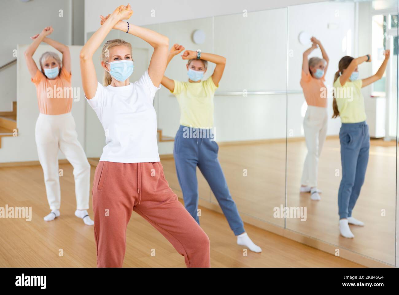 Dance mask technique hi-res stock photography and images - Alamy