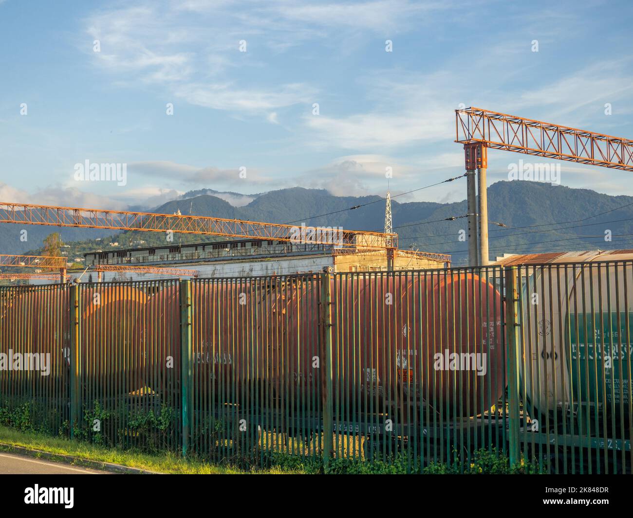 Cargo containers behind fence hi-res stock photography and images - Alamy