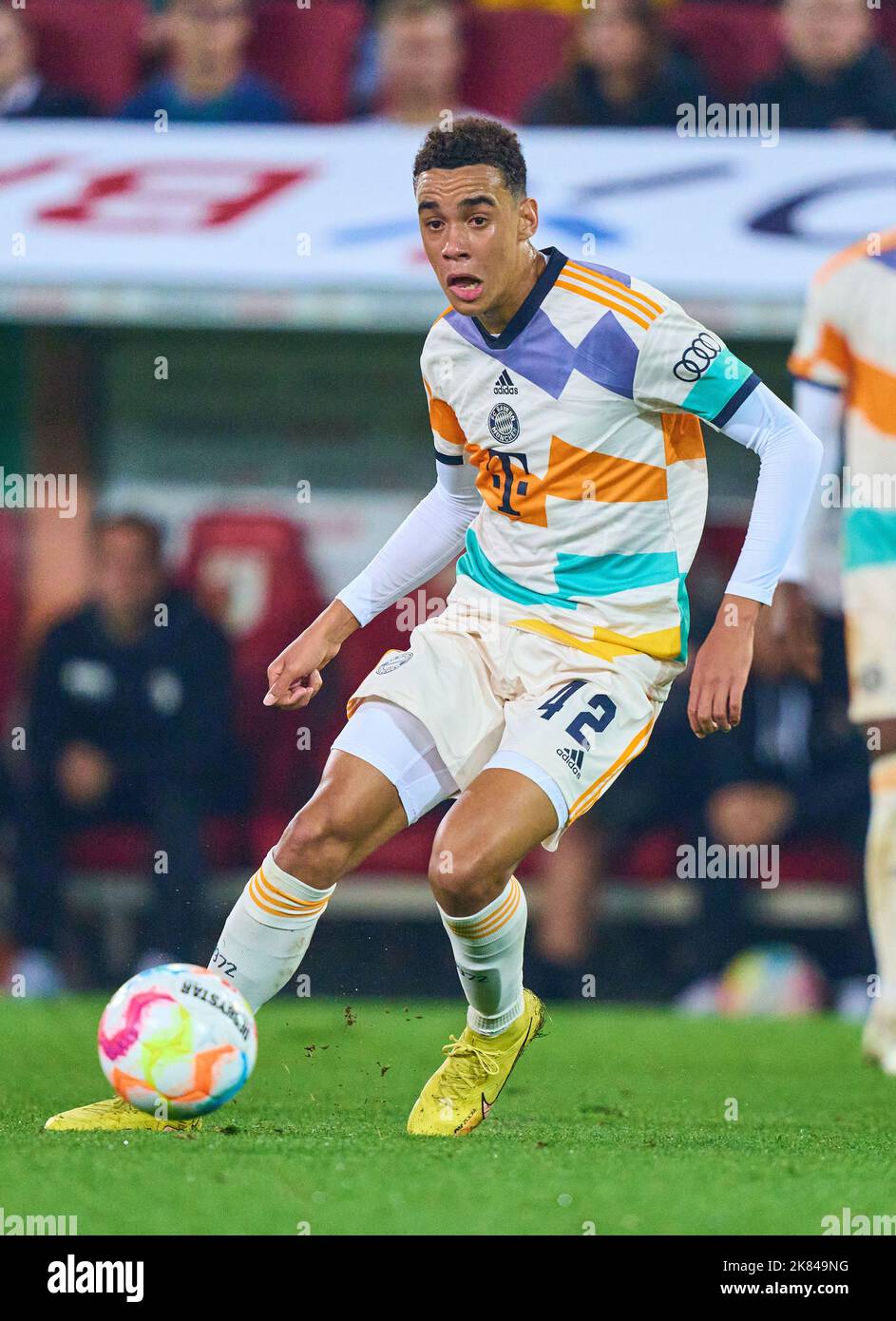 German cup dfb pokal trophy on hi-res stock photography and images - Alamy