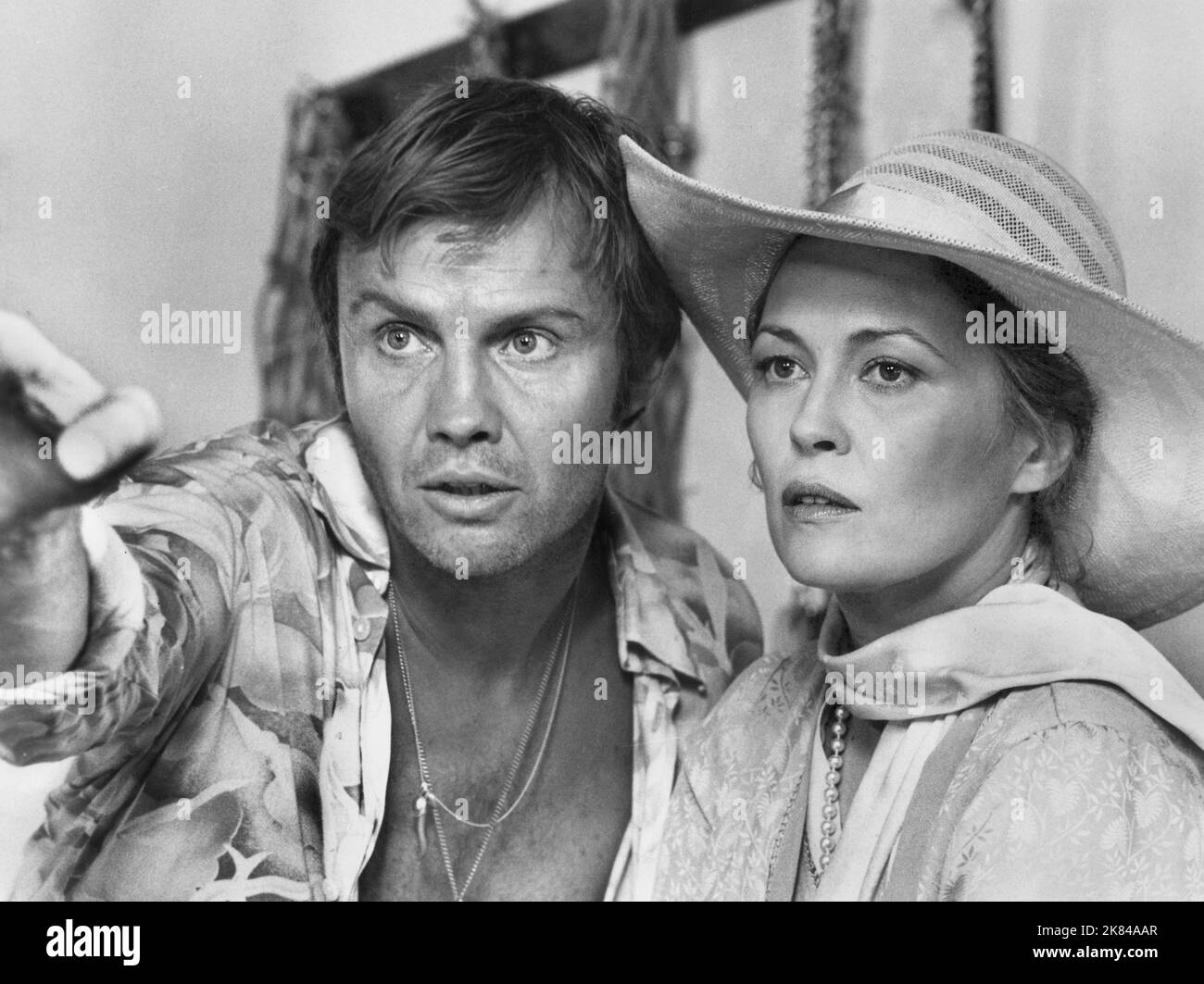 Jon Voight, Faye Dunaway, on-set of the Film, "The Champ", United ...