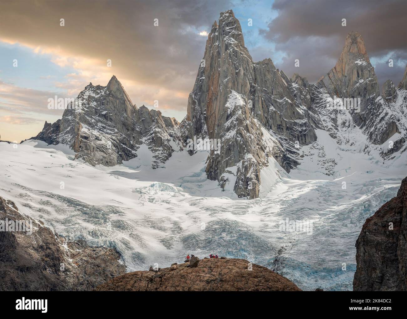 Close-up view from the, left to right, Cerro de l'S (2330m), Cerro ...