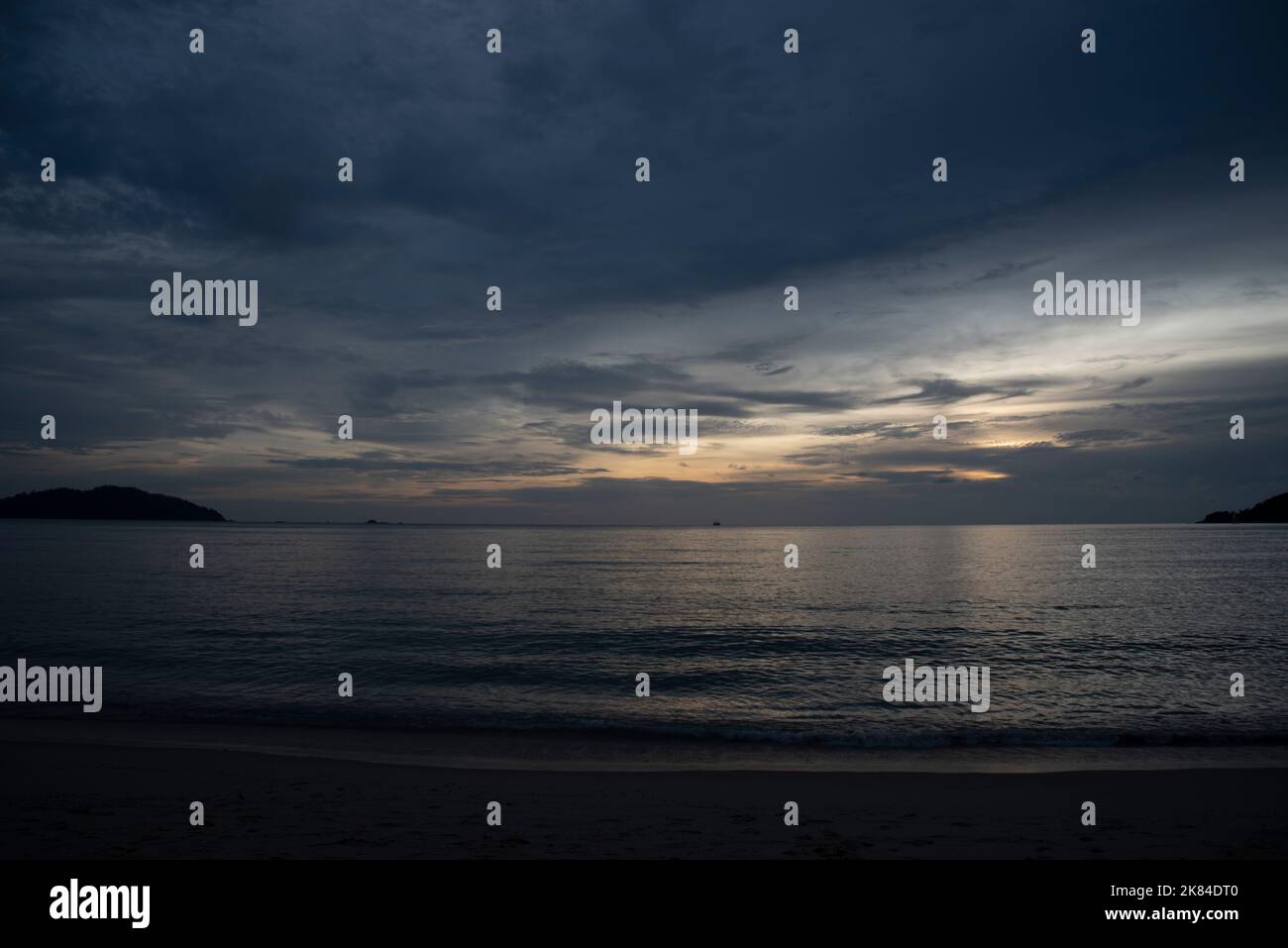 beautiful late evening sky at the beach Stock Photo - Alamy