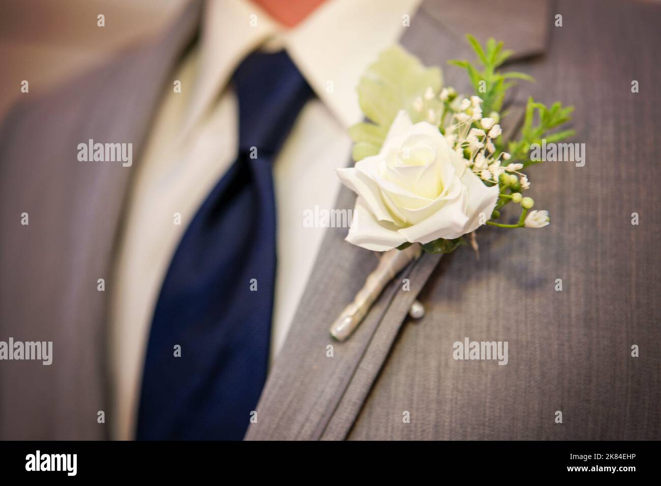 Wearing suit and tie hi-res stock photography and images - Alamy