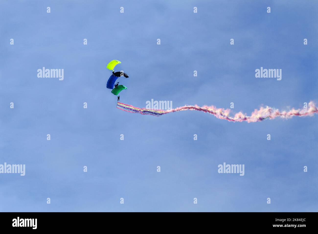 Free fall parachuting hi-res stock photography and images - Alamy