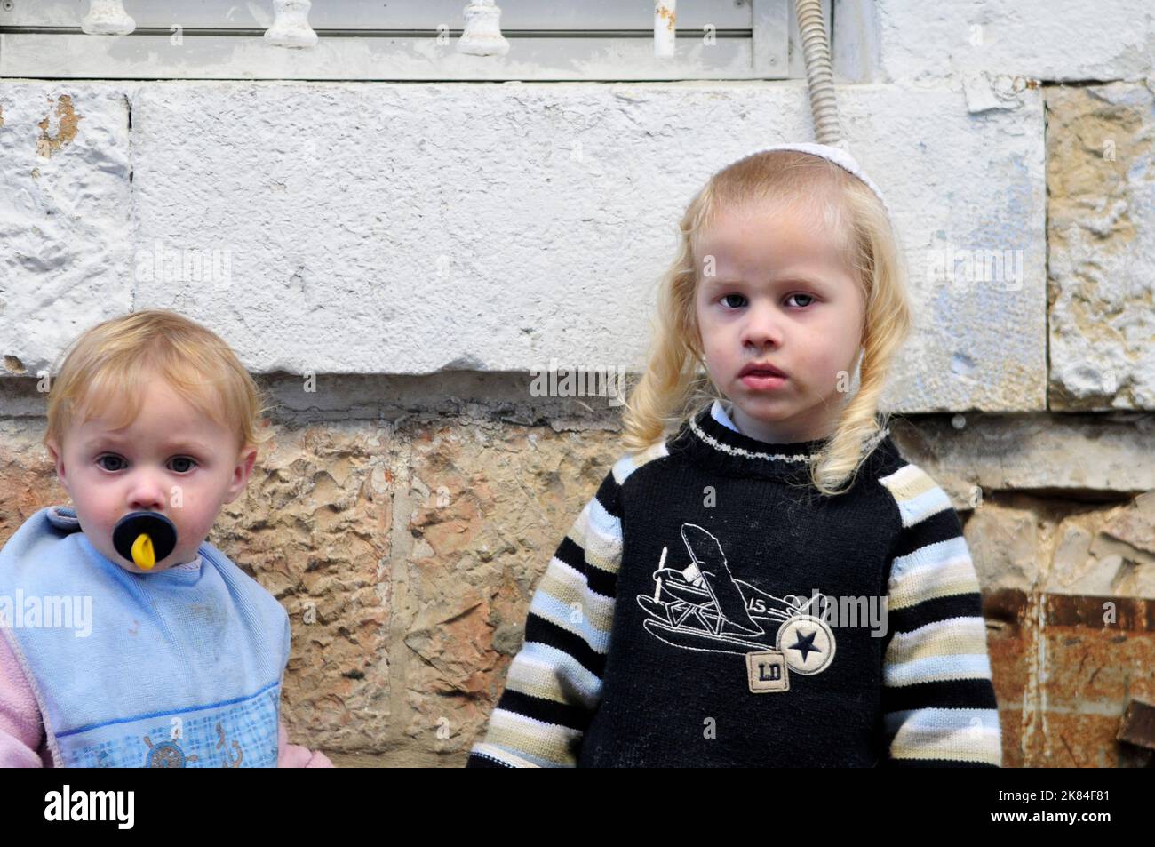 Blonde Jewish Orthodox children in the Mea Shearim neighborhood in ...