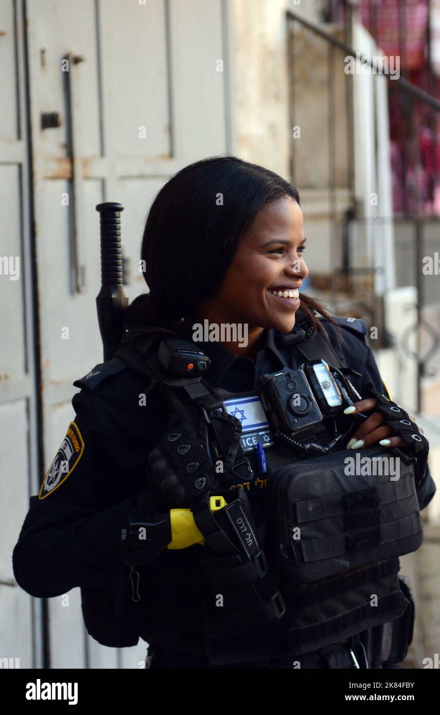 Beautiful policewoman hi-res stock photography and images - Alamy