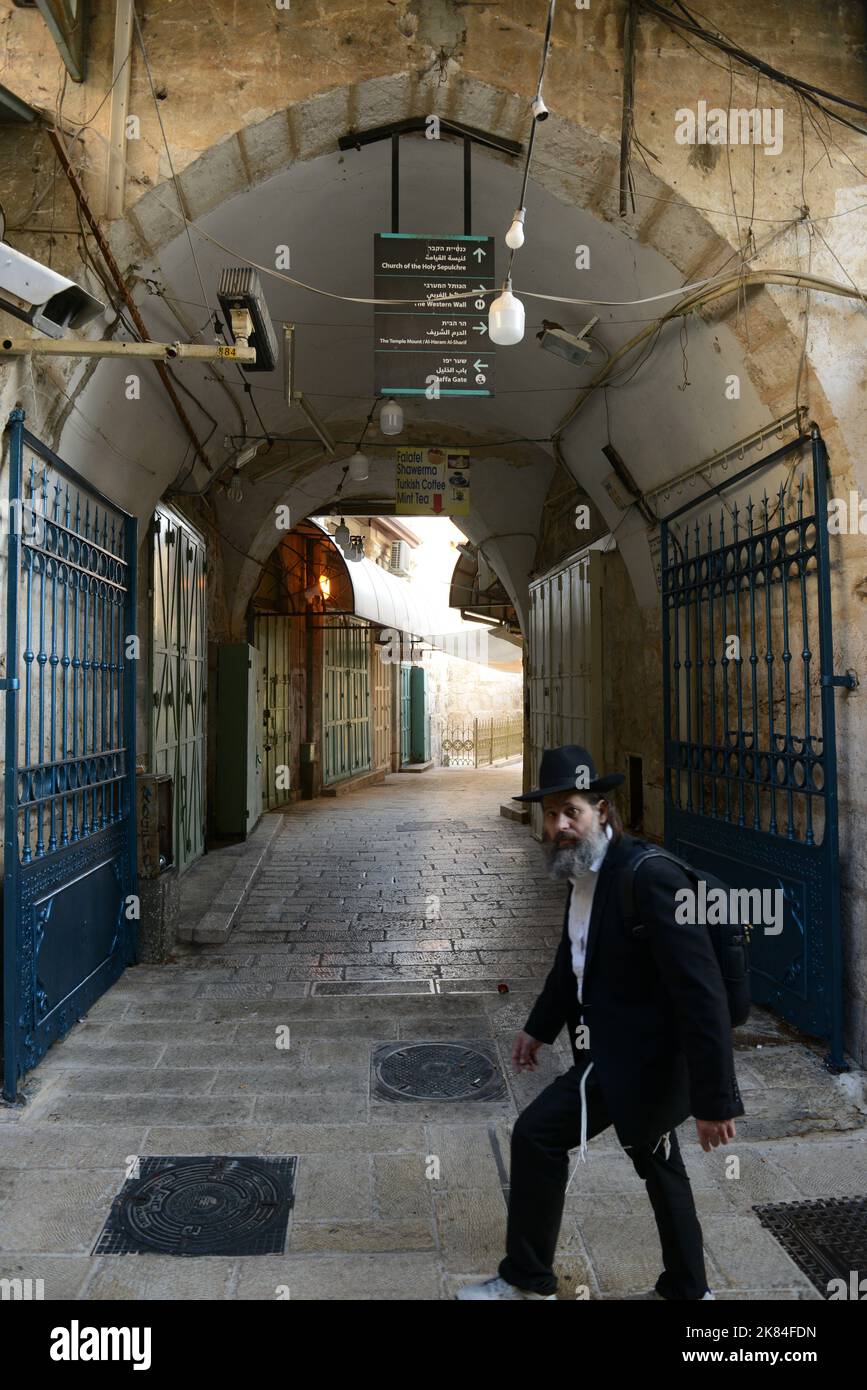 Covered streets in jerusalem hi-res stock photography and images - Alamy