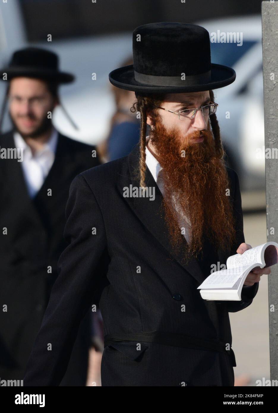 A Jewish man walking to the Wailing Wall / Western Wall in the Jewish ...