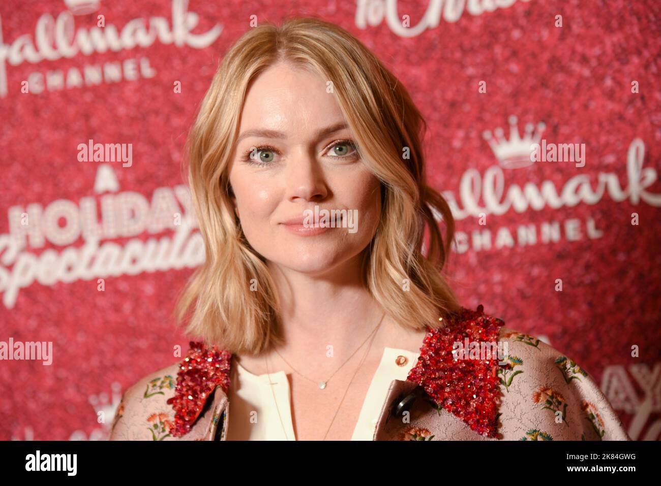 Lindsay Ellingson attends Hallmark's Countdown to Christmas red carpet ...