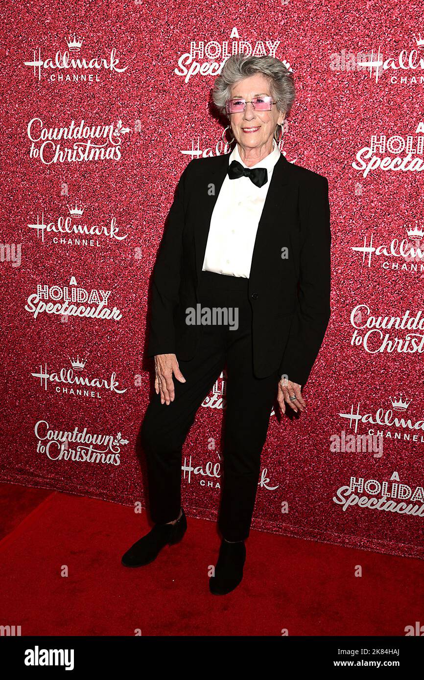 Ellen Travolta attends Hallmark Channel's Countdown to Christmas on ...