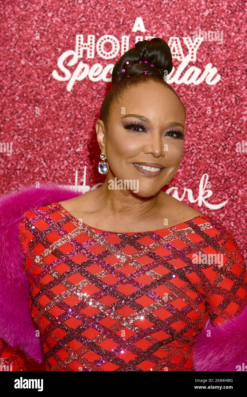 Lynn Whitfield 2022