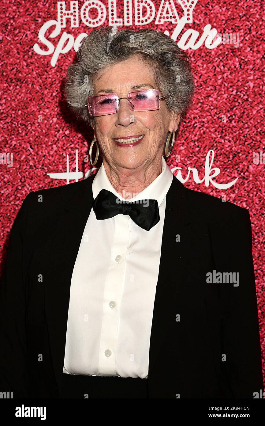 Ellen Travolta attends Hallmark Channel's Countdown to Christmas on ...