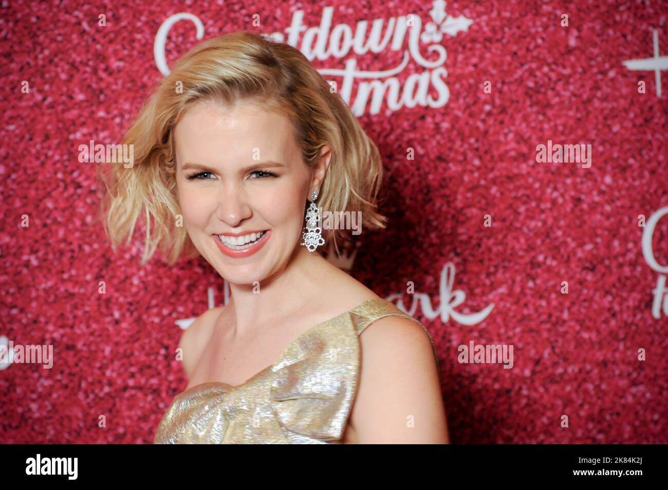 Gina Claire Mason attends Hallmark's Countdown to Christmas red carpet ...
