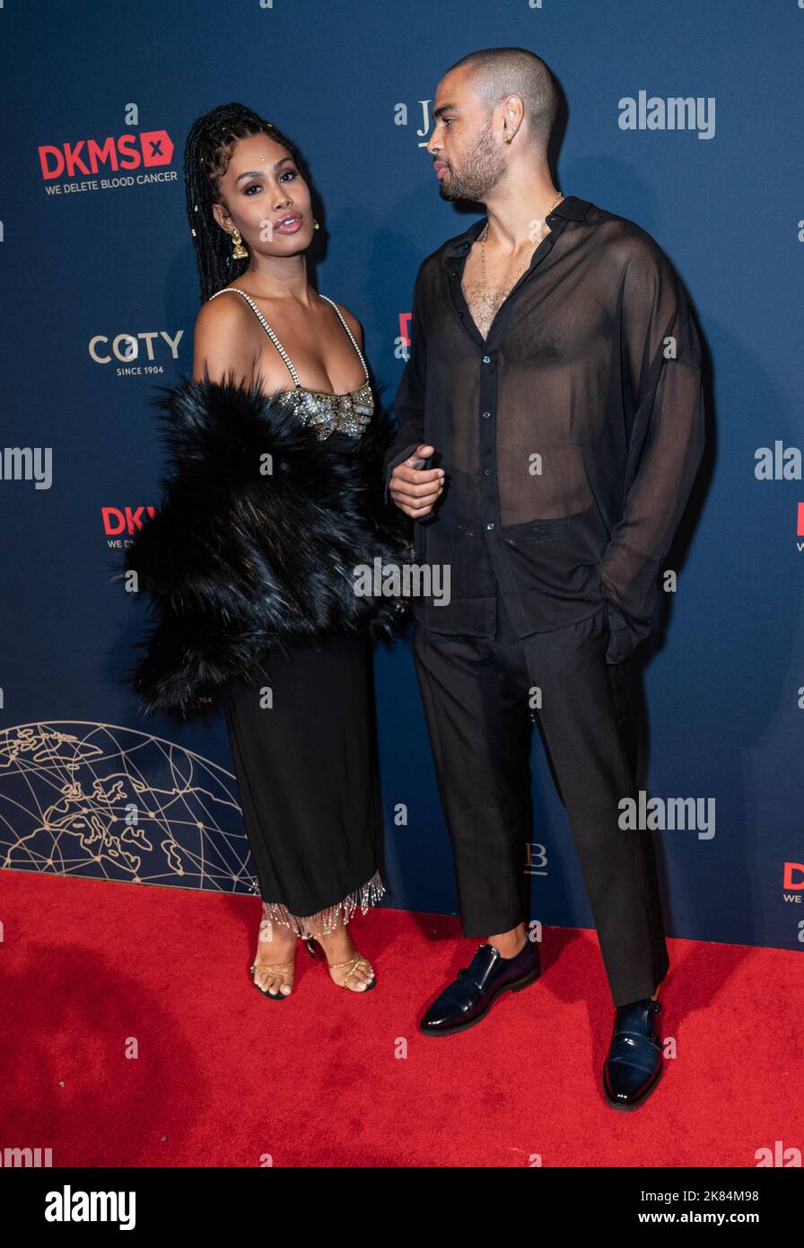 Leyna Bloom (L) attends DKMS annual gala 2022 at Cipriani Wall Street ...
