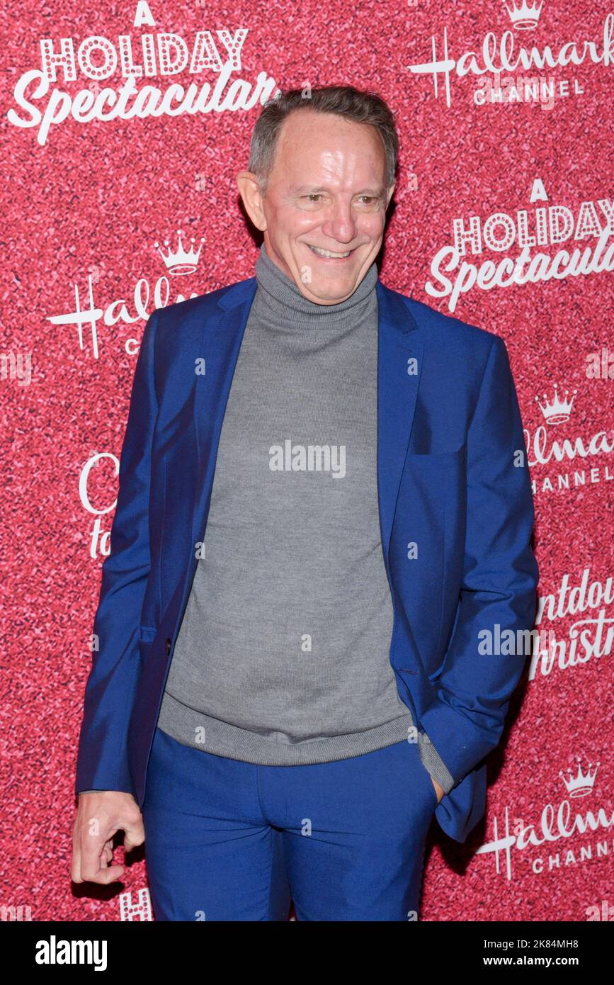 Michael Brian Dunn attends Hallmark's Countdown to Christmas red carpet ...