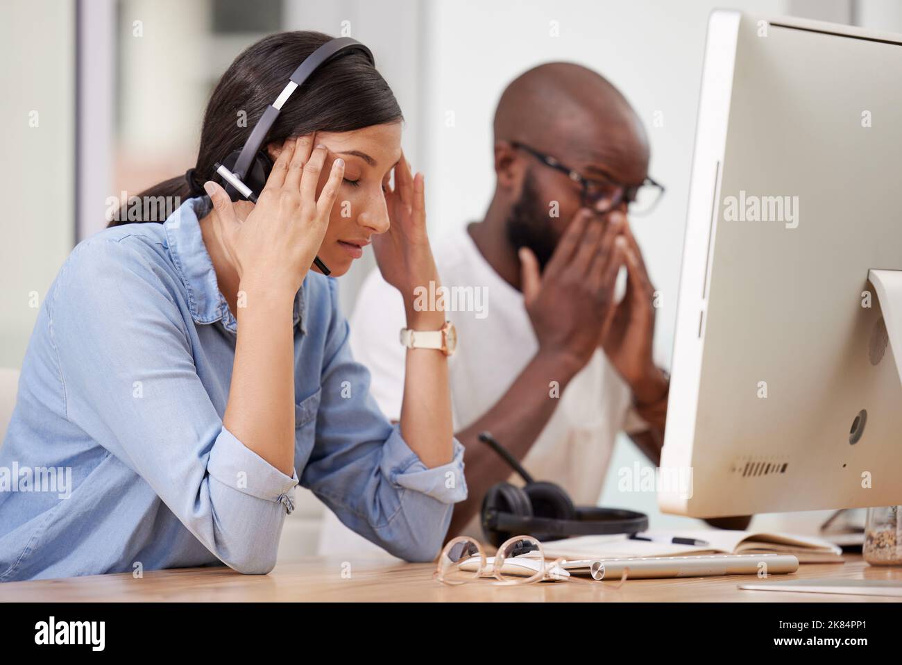 Woman bad headache going hi-res stock photography and images - Alamy