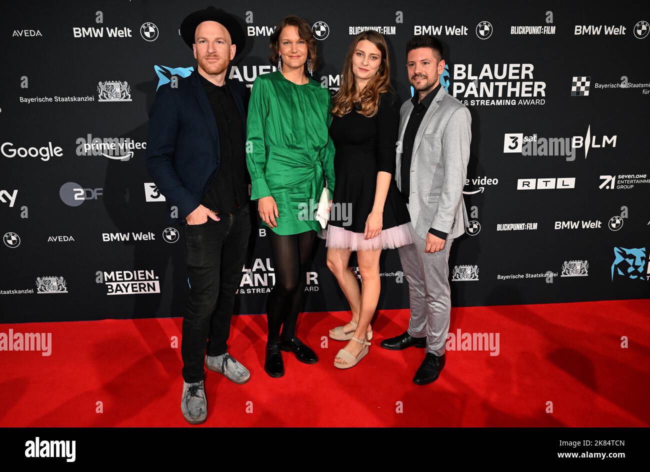 Munich, Germany. 19th Oct, 2022. Journalists Jan Vollmer, (l-r) Nadja ...