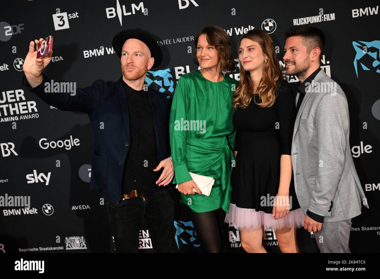 Munich, Germany. 19th Oct, 2022. Journalists Jan Vollmer, (l-r) Nadja ...