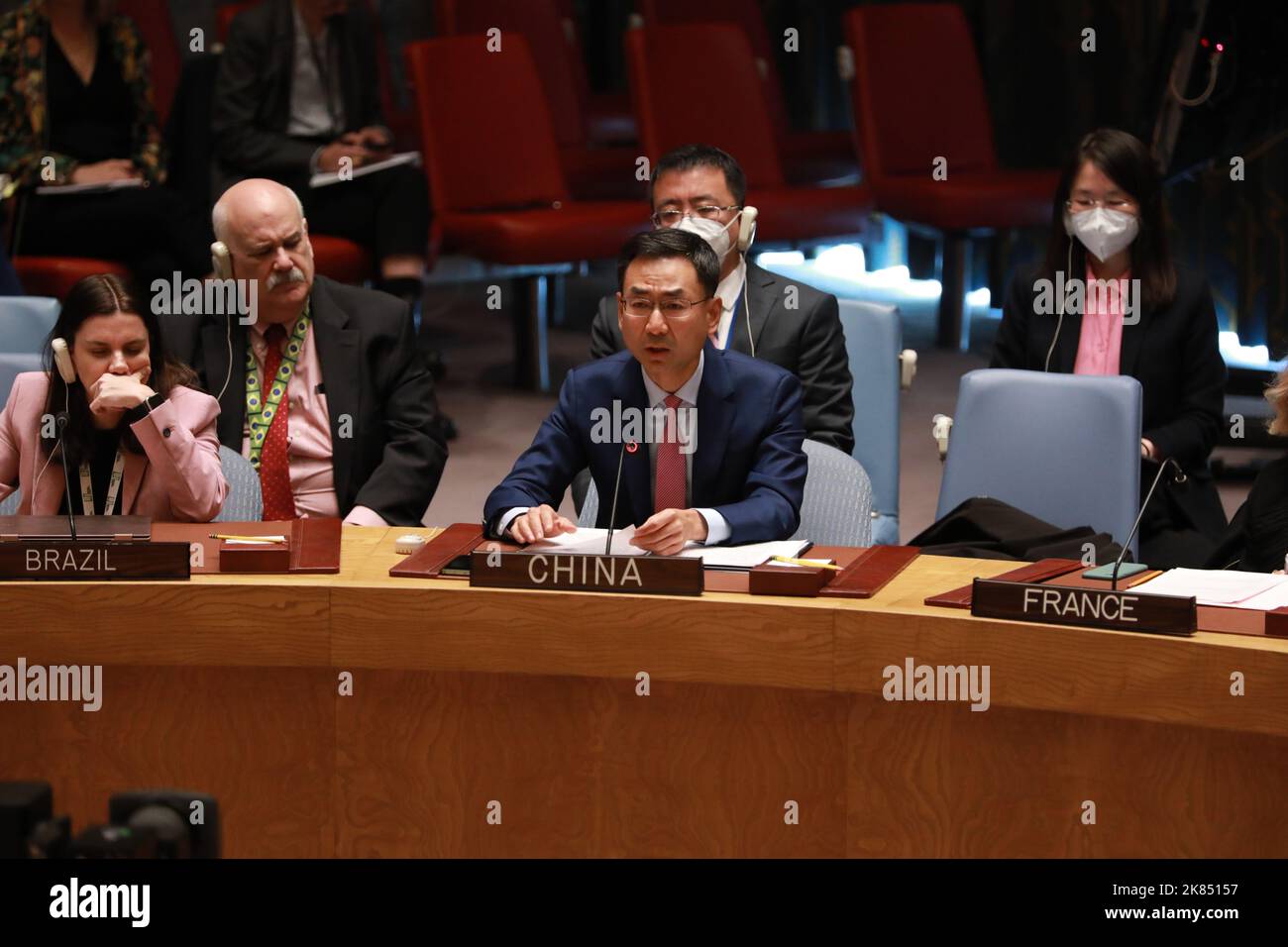 Womens resilience during conflict hi-res stock photography and images ...