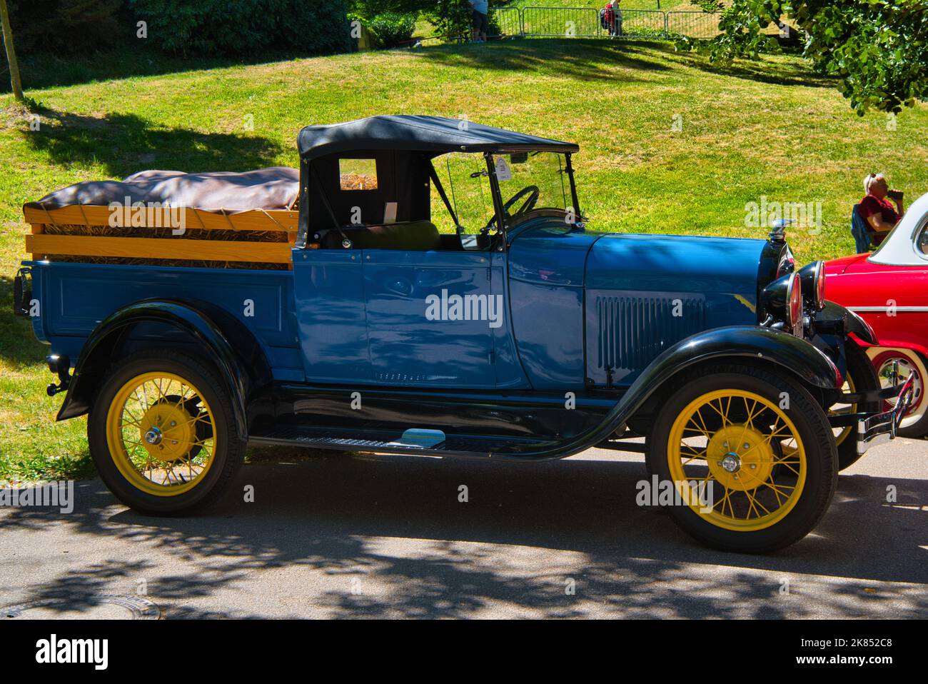 Side view yellow model t ford hi-res stock photography and images - Alamy