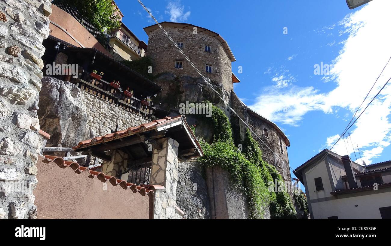 Petrella Liri, Abruzzo, a town in the Nerfa valley Stock Photo - Alamy