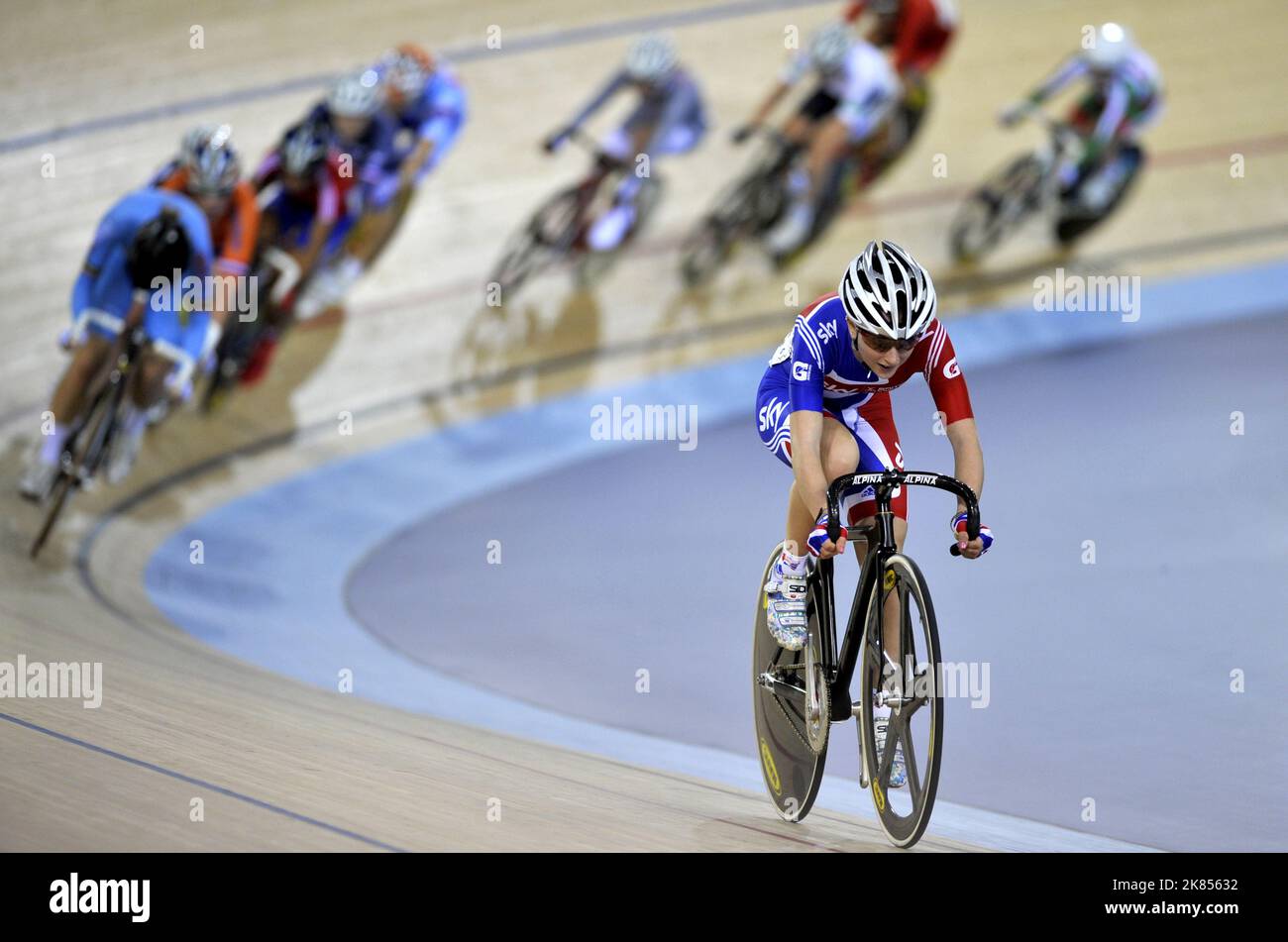 Laura Trott in the Omnium Women's Points race Stock Photo - Alamy