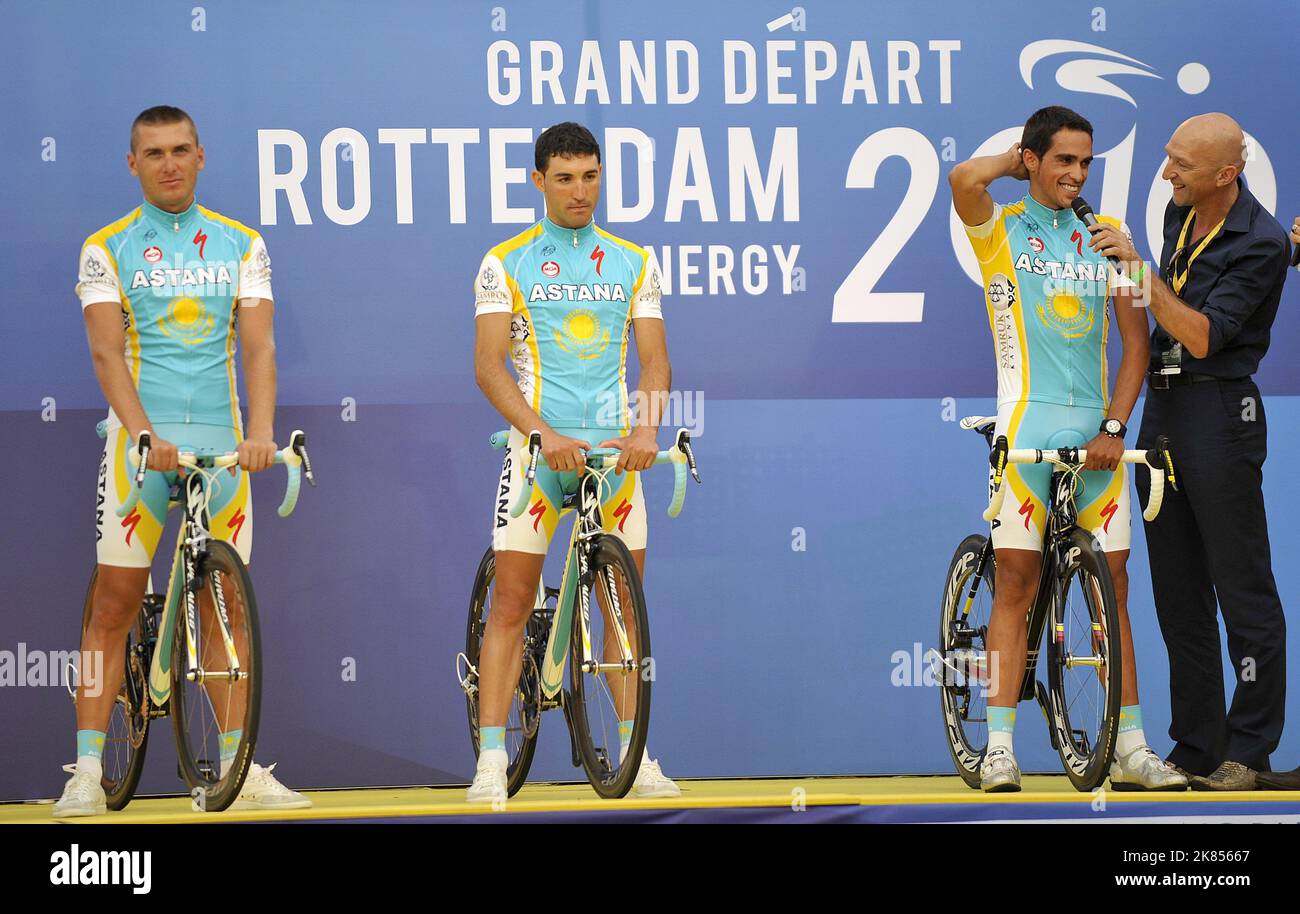 Benjamin Noval Gonzalez, Paolo Tiralongo and Alberto Contador - Team ...