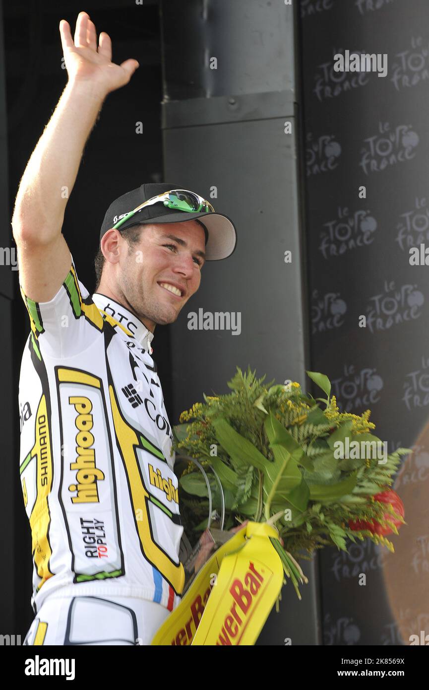 Team HTC Columbia's Mark Cavendish celebrates after winning stage sixth ...