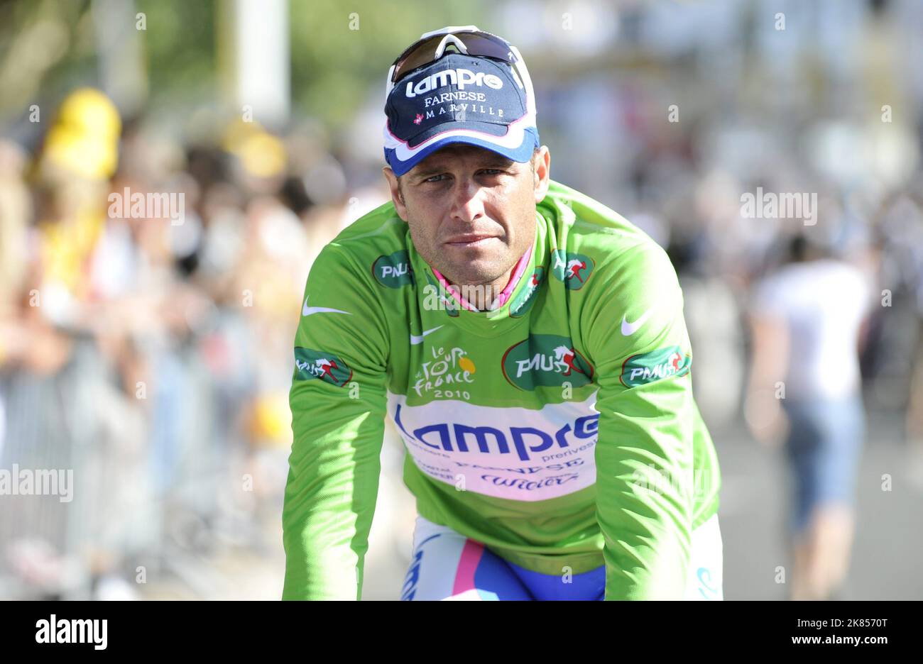 Lampre's Alessandro Petacchi after stage 18 Stock Photo - Alamy