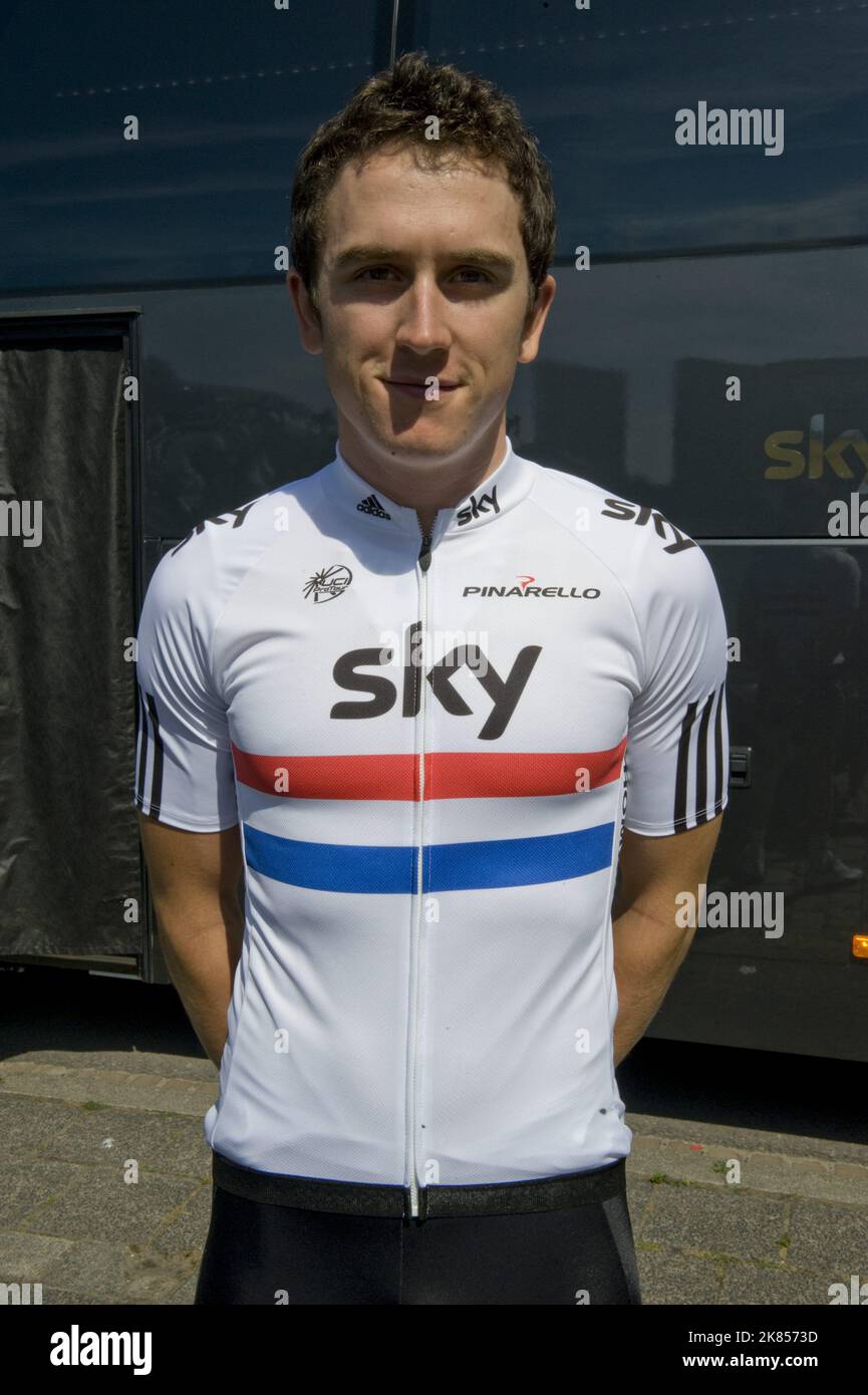 Team Sky's Geraint Thomas at the start of Stage One Stock Photo - Alamy
